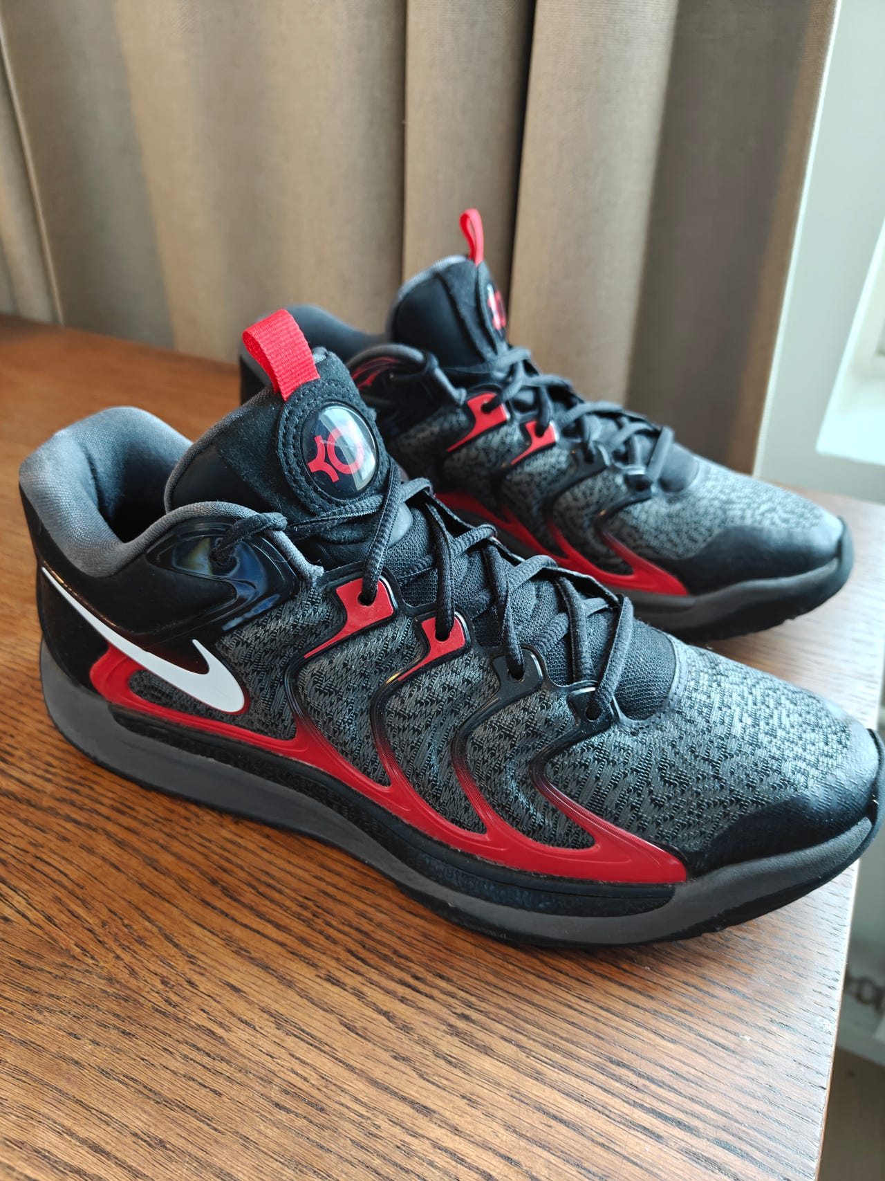 Nike KD17 "Black University Red" koripallokengät | Tori