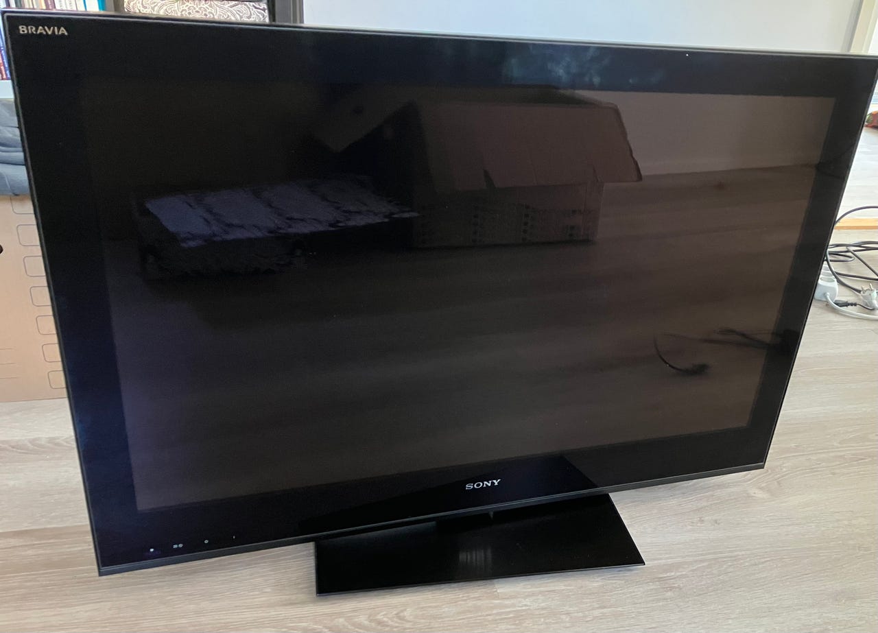 Sony KDL-40NX700 40" TV | Tori