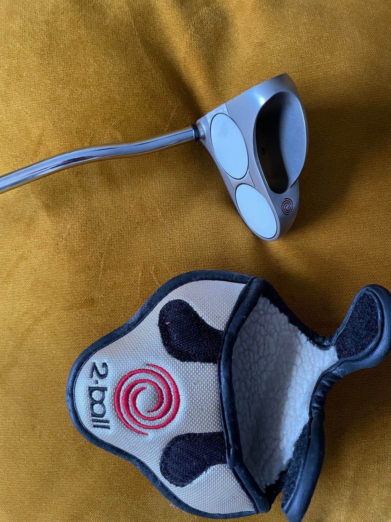 Putteri Odyssey White Hot 2-Ball 34” | Tori