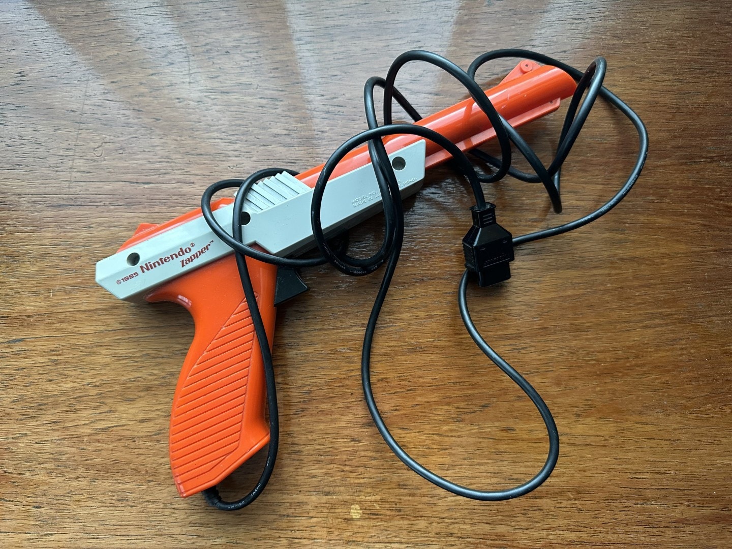 Nintendo NES zapper gun ase | Tori