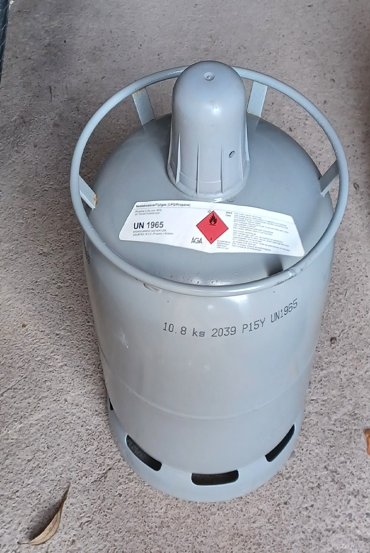 NESTEKAASUPULLOT (kierre/sivu) 11 kg TÄYSI JA TYHJÄ | Tori