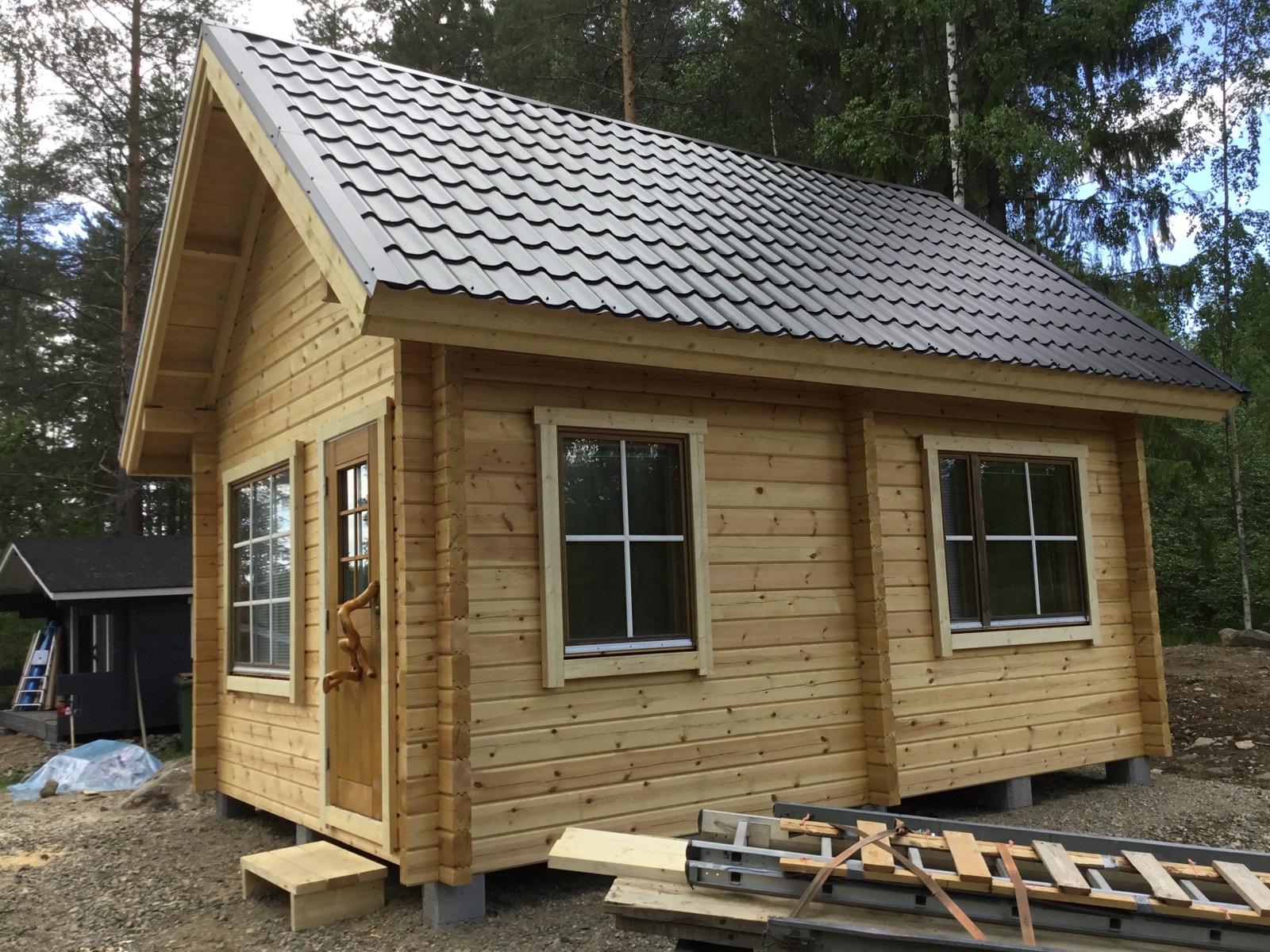 Hirsikehikko, hirsi. rakentaminen, | Tori