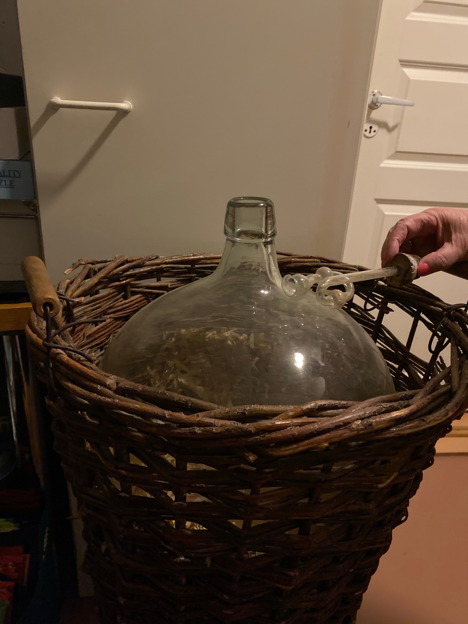 Iso vanha AIV-pullo korilla | Tori