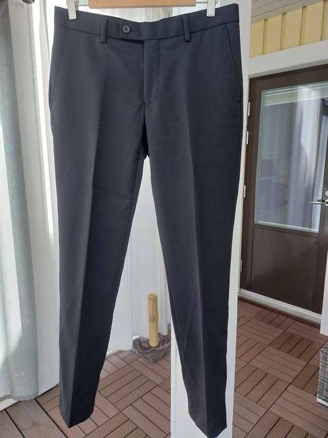 Hanki Dressmann-miesten puku käytettynä | Tori