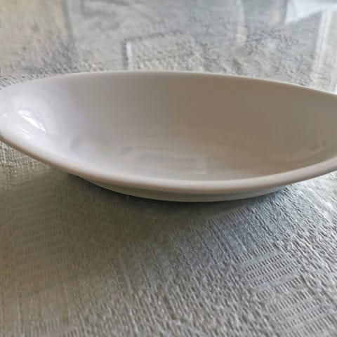 Arabian Siro-sarjan soikea tarjoiluvati. | Tori