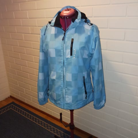 Skila (Luhta) M naisten ulkoilutakki | Tori