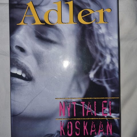 Elizabeth Adler Naisen onni kirja | Tori