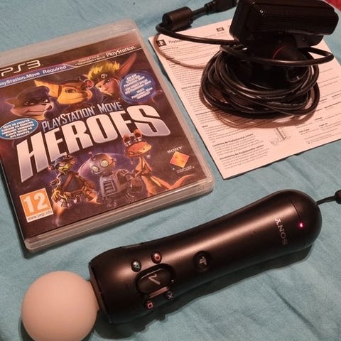 PlayStation move ohjaimet kamera ja pari peliä | Tori