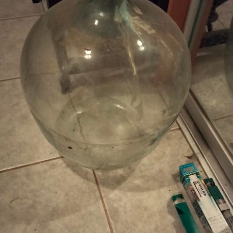 Iso lasipullo | Tori