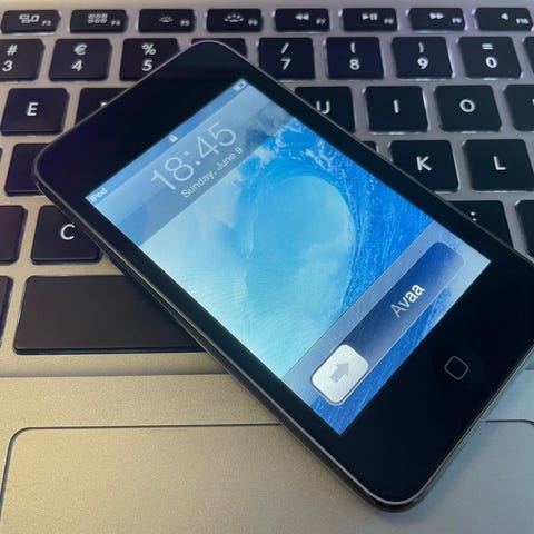 Apple iPod Touch 8GB | Tori