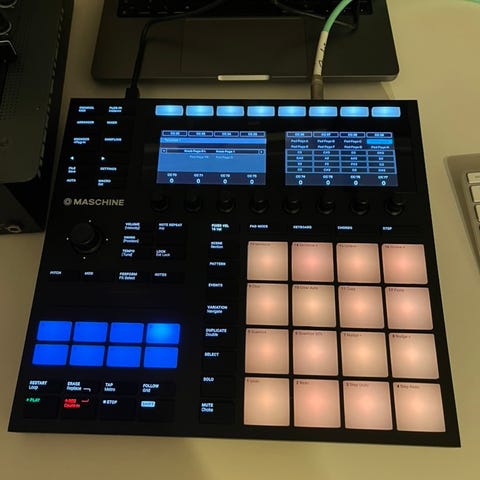 Native Instruments Maschine Mikro MK3 | Tori
