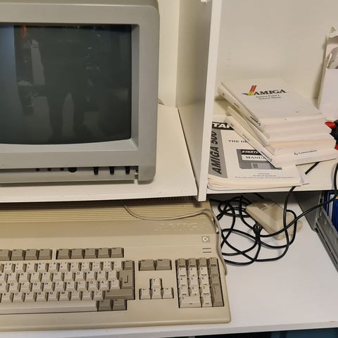 Commodore 64 C x 2 60€/kpl | Tori