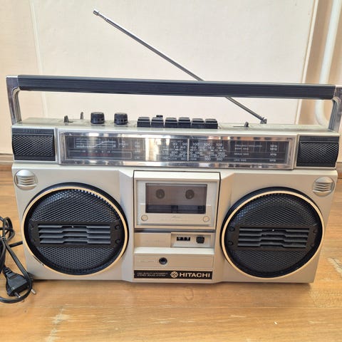 Hitachi AXM 136IE Radio / cd-soitin / usb / aux | Tori