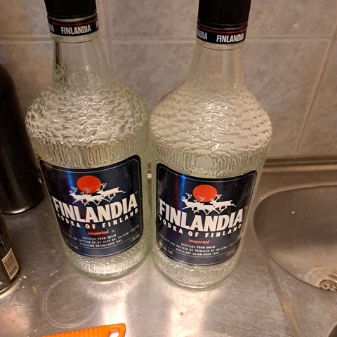 Finlandia Vodka etiketitön litran pullo | Tori