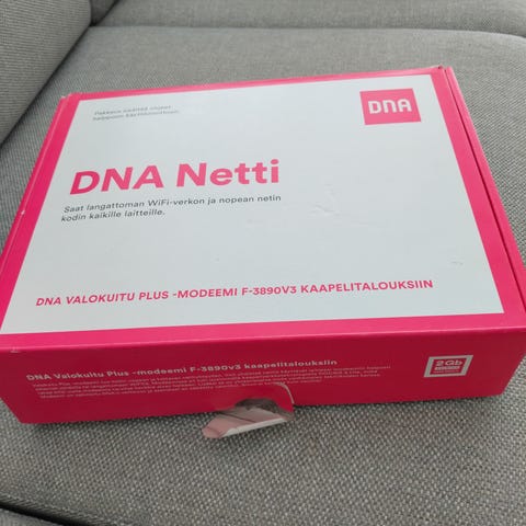 DNA Valokuitu Plus-modeemi F-3890v3 kaapelitalouksiin | Tori