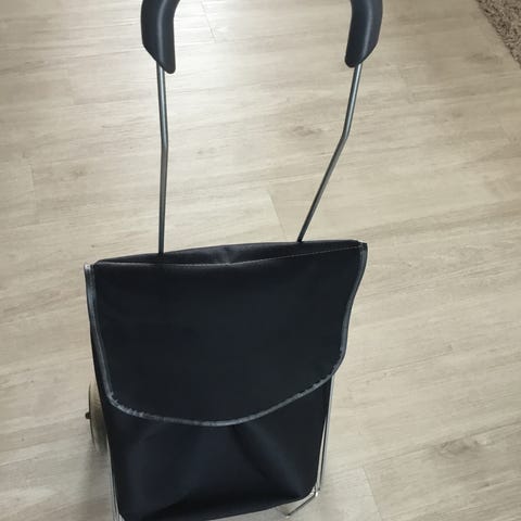 Kassi pyörillä | Tori