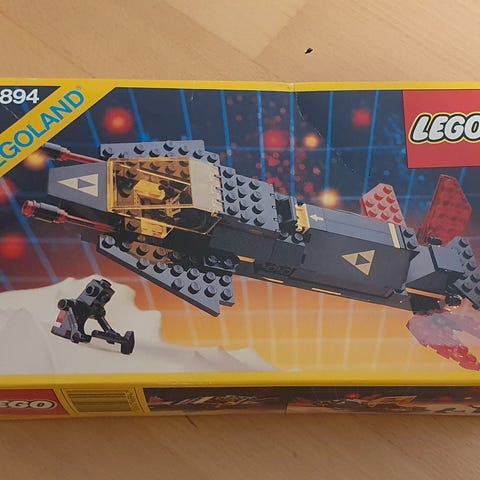 LEGO 6987 Blacktron Message-Intercept Base | Tori