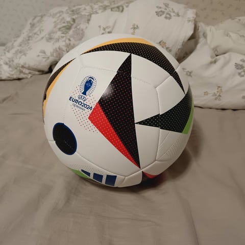 Myyntiin erittäin hyvässä kunnossa oleva CONEXT24 PRO pallo | Tori