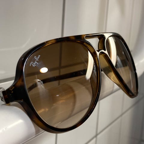 Ray Ban Urheilijat aurinkolasit. | Tori