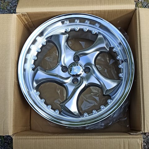 Myydään/vaihdetaan JNC017 | Tori