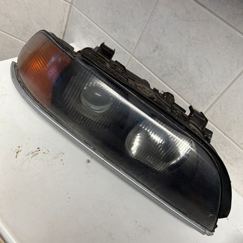 BMW E39 oikeanpuolen Xenonumpio | Tori