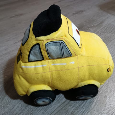 Disney Pixar Cars Luigi pehmolelu | Tori