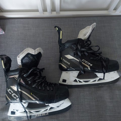 CCM Ribcore 80k leveä lestiset luistimet, koko us 7 eli 42 | Tori