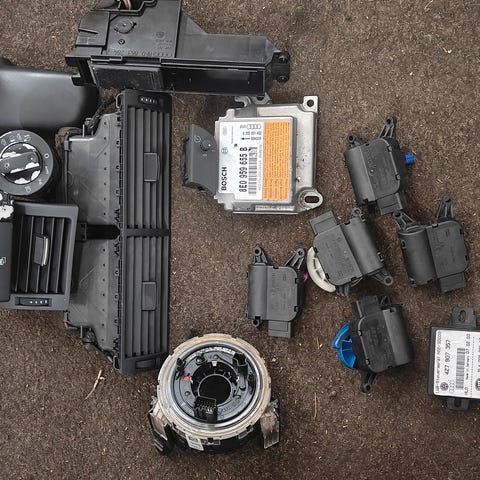 Audi a4 b6 konepelti | Tori