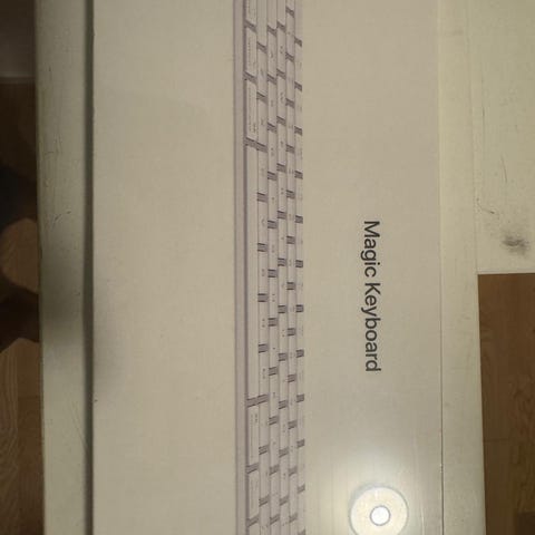 Apple Magic Keyboard + Touch ID + Numpad (ruotsi, mustat näppäimet) | Tori