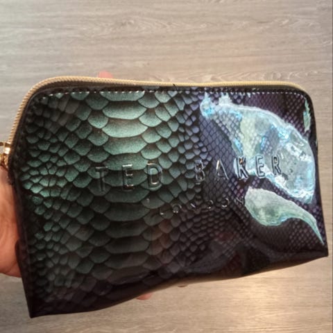 Ted Baker musta laukku | Tori