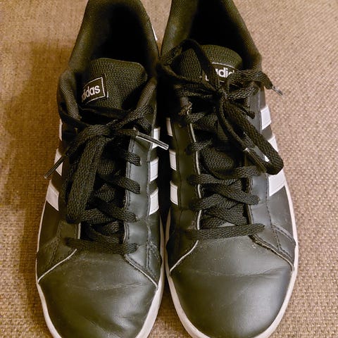 Adidas Tennarit koko 36,5 | Tori