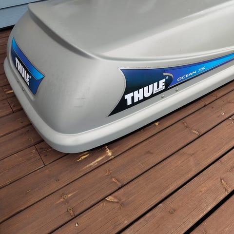 Thule Atlantis 780 – tilava 480 L kattoboksi, lukot ja kiinnikkeet ...