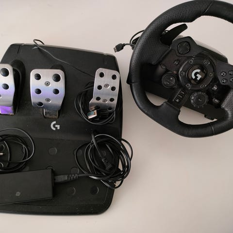 Logitech G923 steering wheel and pedals | Tori