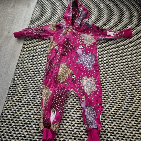 Muumi college haalari ja lippis | Tori