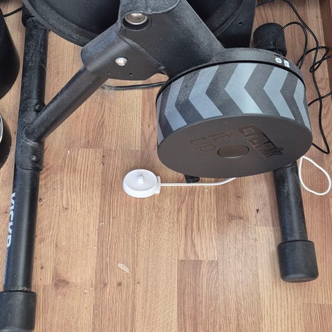 Wahoo KICKR sisäpyöräilijän harjoitusvastus musta | Tori