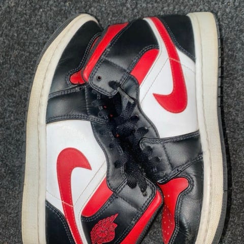 Air Jordan Tennarit koko 40 musta valkoinen sininen | Tori