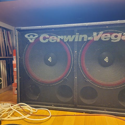 Cerwin Vega basso | Tori