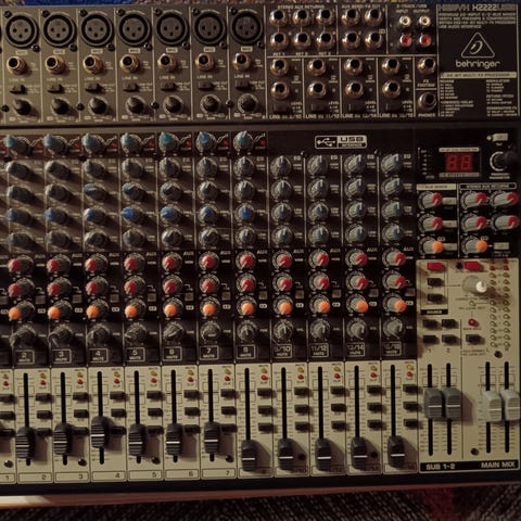 Behringer T1952 | Tori