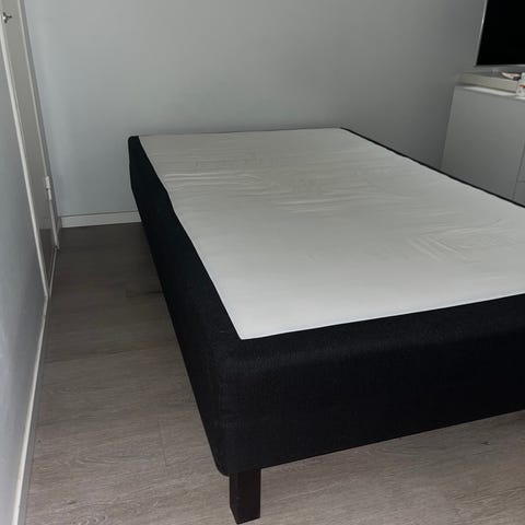 1 pv Valkoinen sängyn runko 120 cm leveä | Tori
