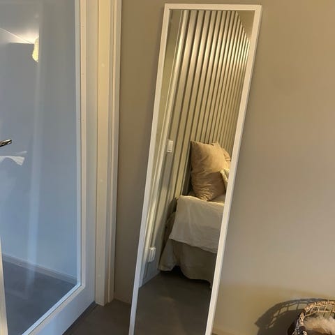 Iso peili kultakehyksellä | Tori