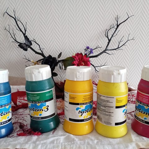 Jauhevärit pienissä purkeissa eri värejä | Tori