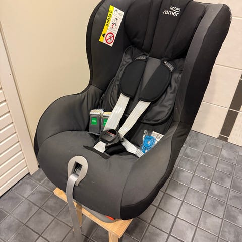 Britax Maxway - käyttöikä 4/2032 asti | Tori