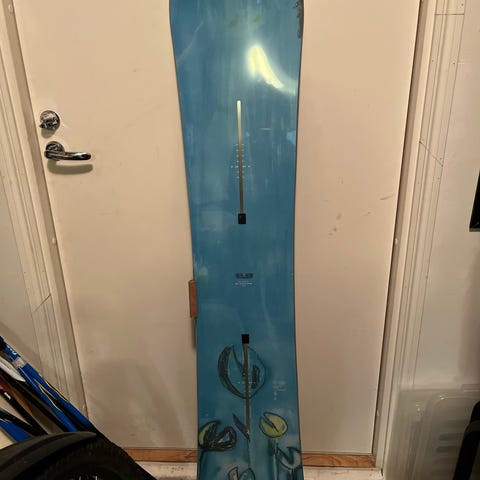 United Shapes 156cm lumilauta | Tori