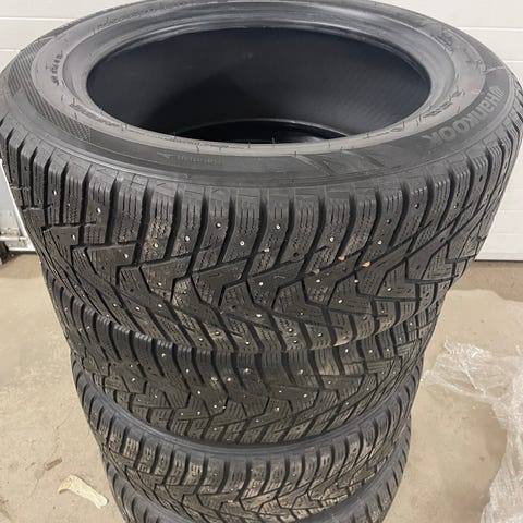 Ostetaan nastarenkaat 17 | Tori