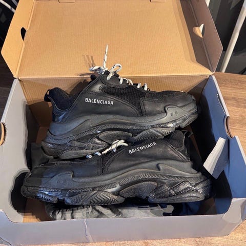 Balenciaga triple s | Tori