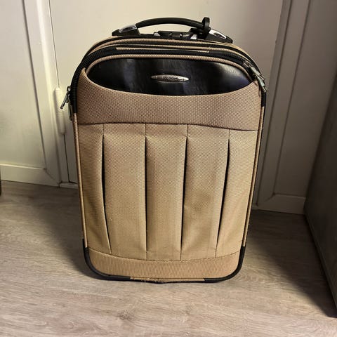 Kerran käytetty Roncato matkalaukku | Tori