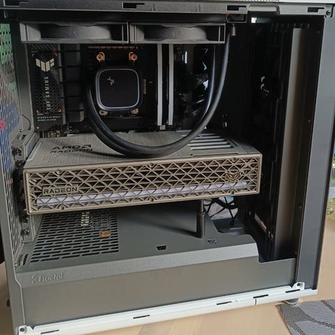 AMD Radeon 9070 XT Red Devil | Tori