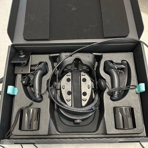 Valve Index VR Kit (VR-Lasit + 2x Basestation 2.0 + Ohjaimet) | Tori