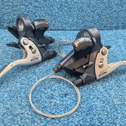 Shimano Deore 3x8 -Vaihdevivut | Tori