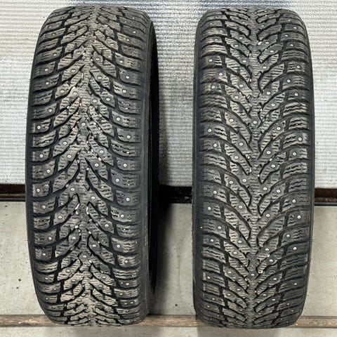 2kpl 215 60 R16 Nokian Hakkapeliitta 9 99T. Urasyvyys 4.5-5mm. DOT 2518 ...